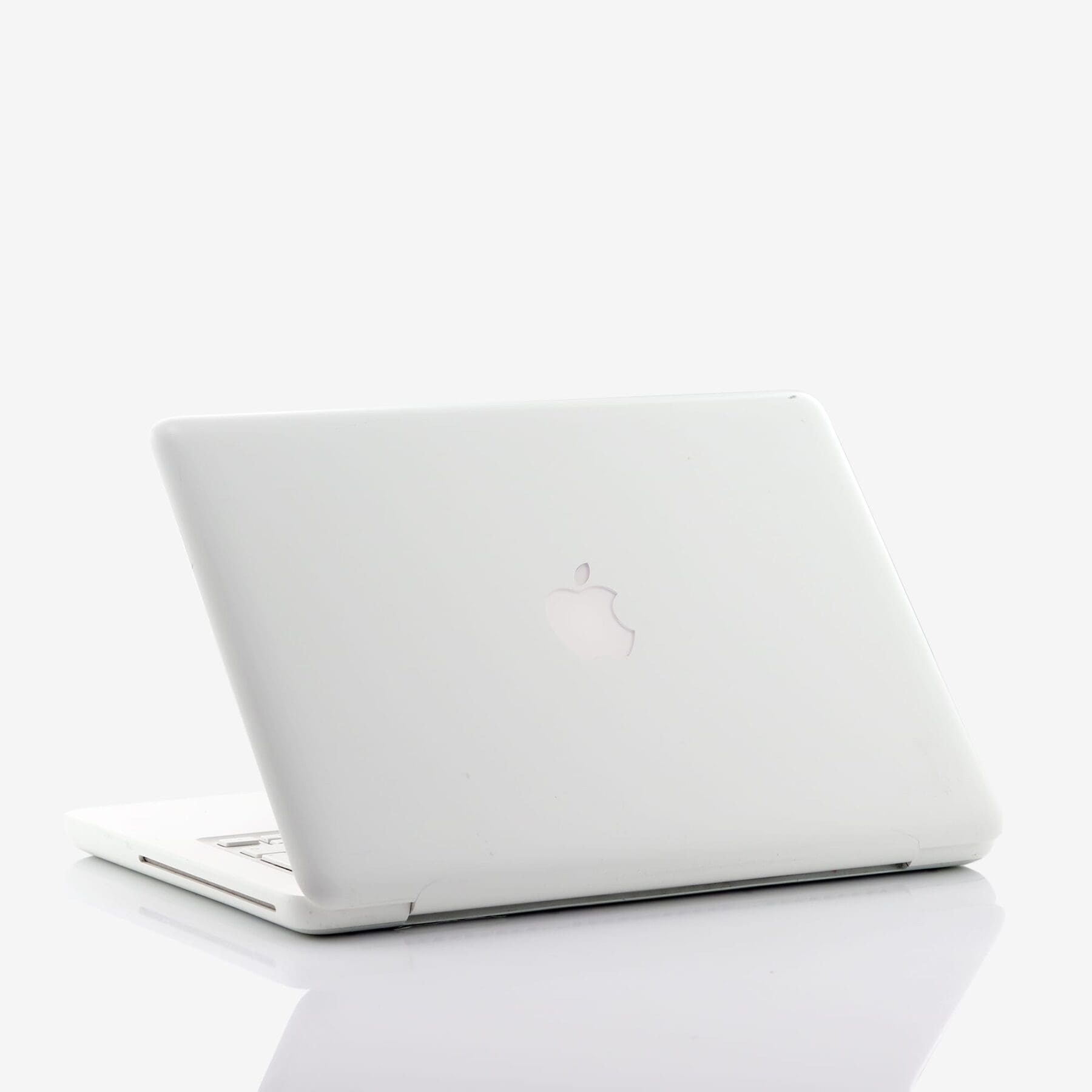 Apple MacBook Intel Core 2 Duo 2.40 GHz (2010) - MacFinder