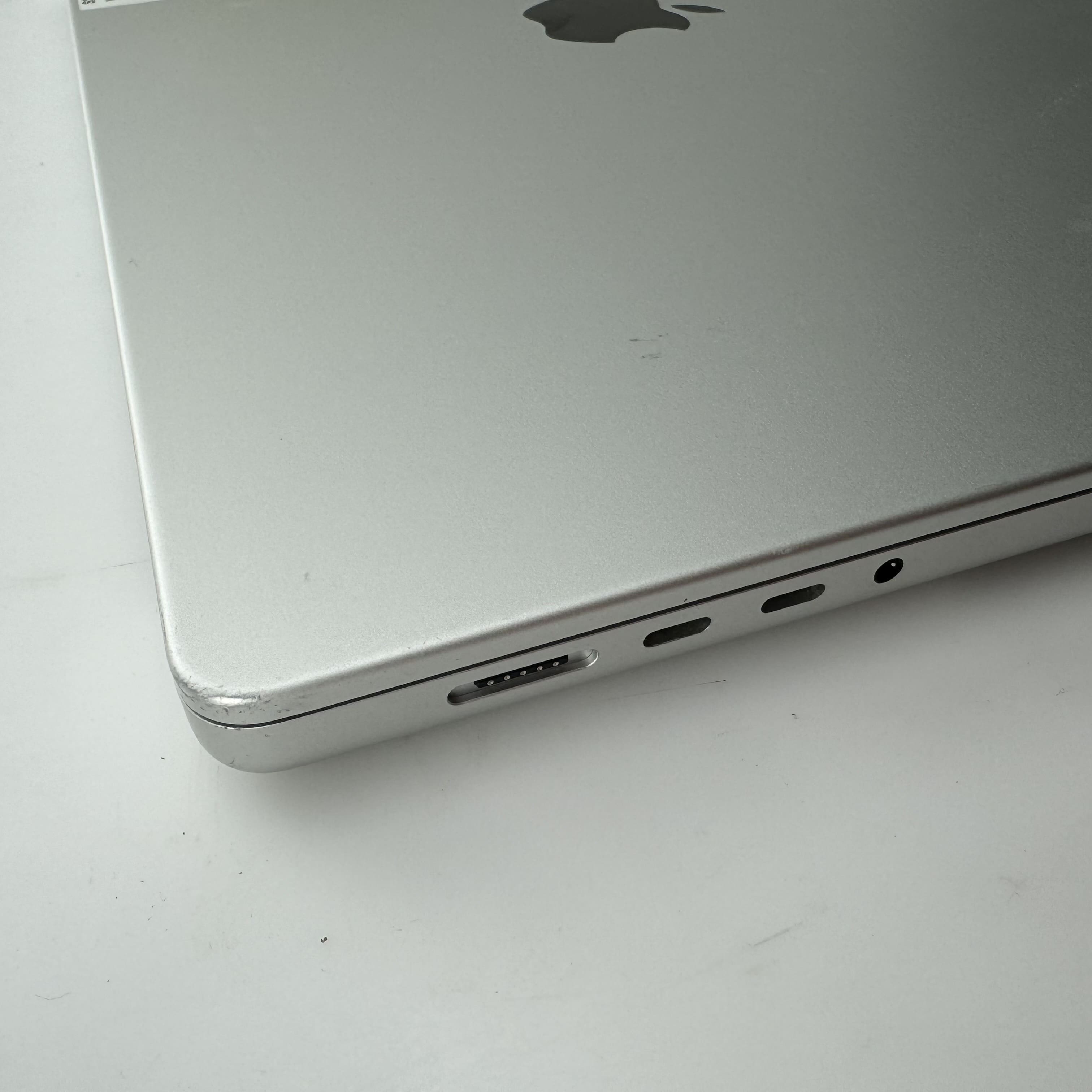 2021 Apple MacBook Pro 16-inch M1 Pro 32GB 1TB - Silver - MacFinder